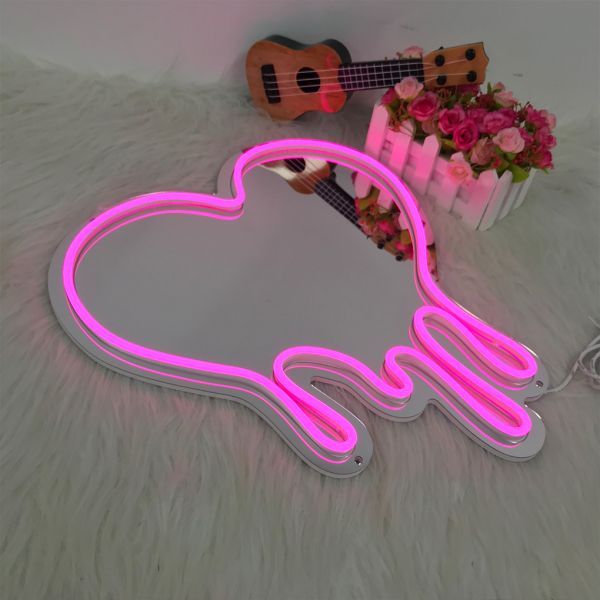 LED Neon Heart Mirror ฿1,776